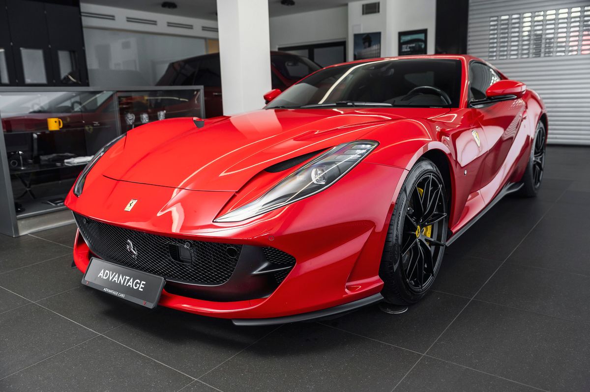 Ferrari 812 Superfast Rosso Corsa Metallizzato/ 2019