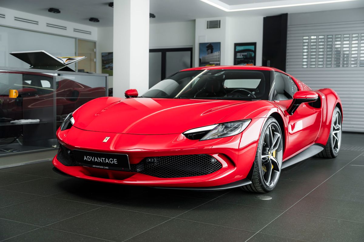 Ferrari 296 GTB /Racing Seats/Lift/Ka 2023