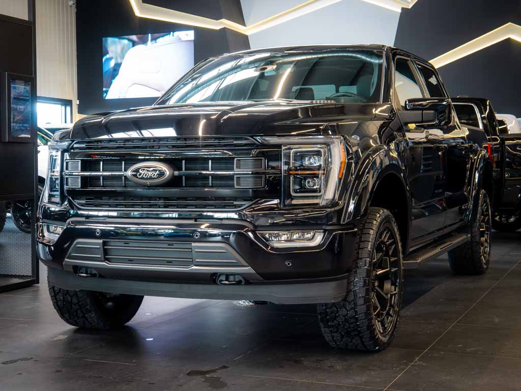 Ford F-150 5.0 V8 Lariat 2" Lif 2024